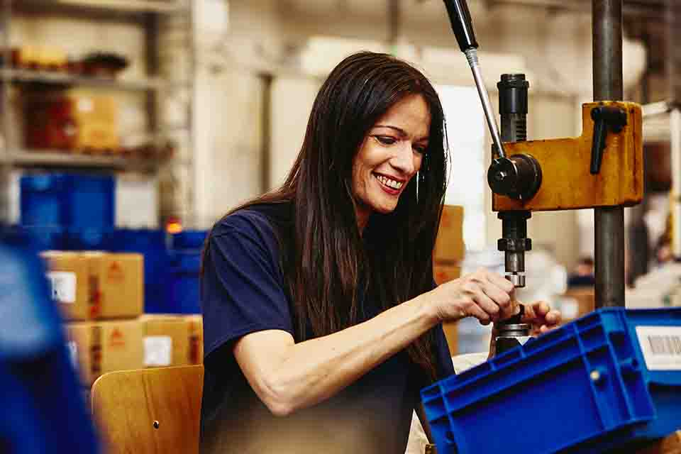 Pivot Your Career in Manufacturing & Logistics | Randstad USA