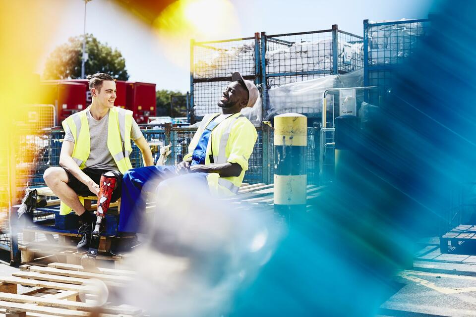 Working as a site manager: your tasks, salary, and career opportunities ...